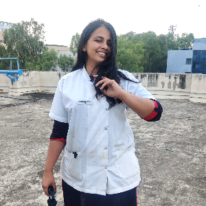 Dr. Smriti Malhotra Nanda, Dentist, Defence Colony, Delhi | DocIndia